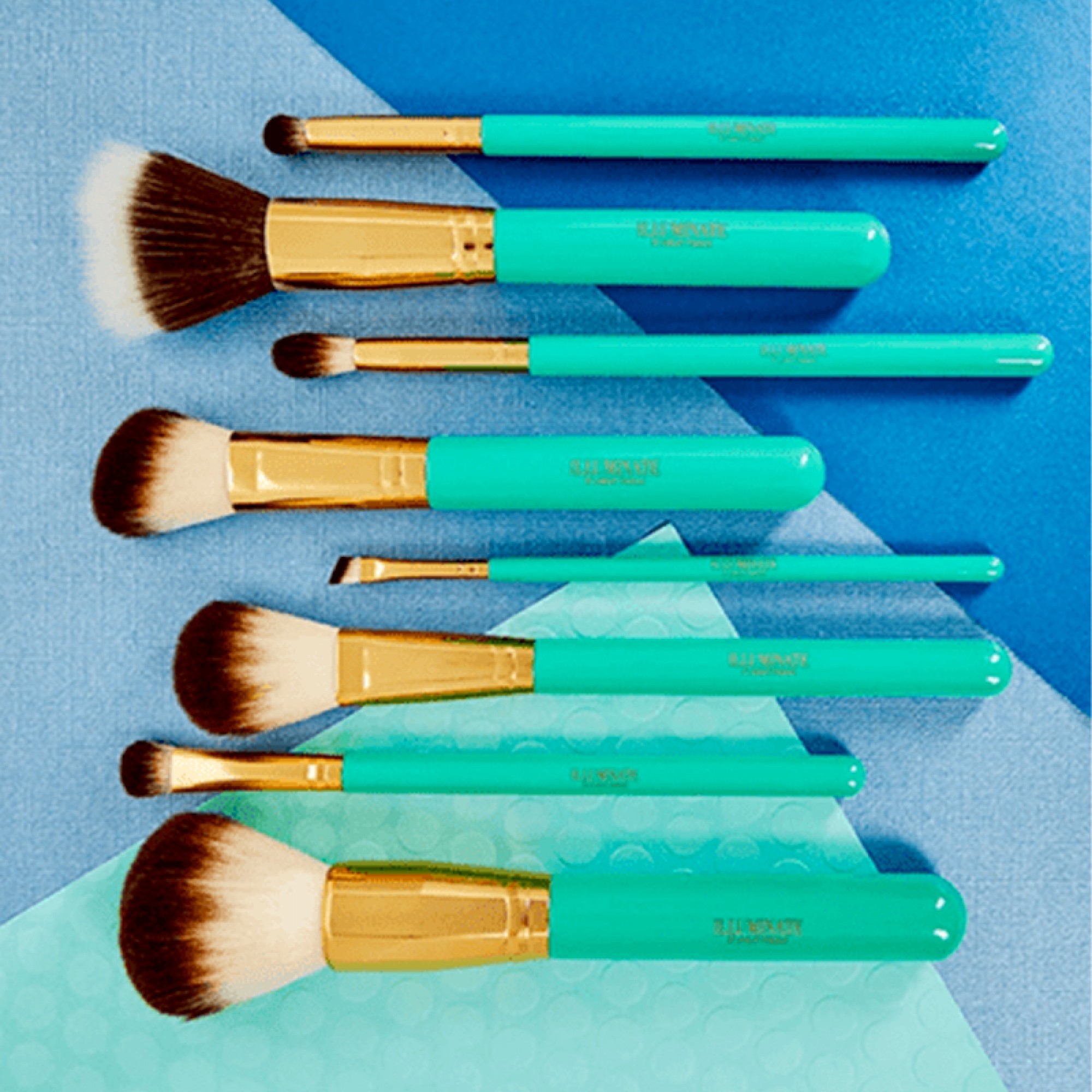 BH Cosmetics Green Brush Set -8 Brushes